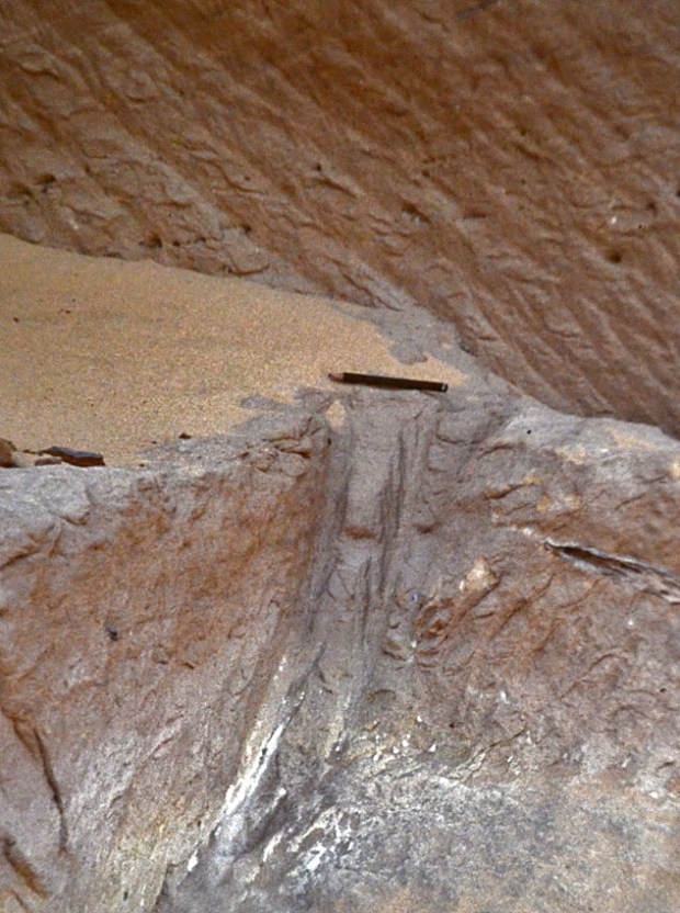 Stone extraction with pickaxes in Ancient Egypt: Fact or fiction? | Per ...