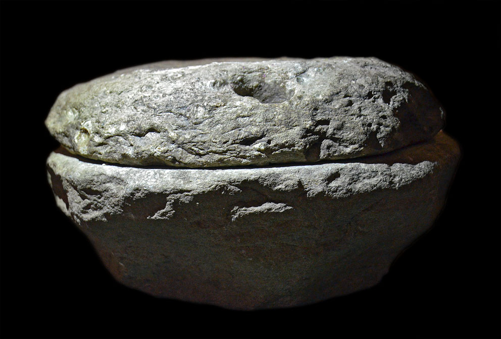 Beautiful Neolithic and Iron Age querns from Norway. On the history of ...