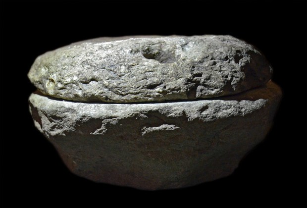 Beautiful Neolithic and Iron Age querns from Norway. On the history of ...